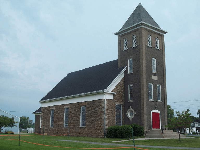 From House Churches to Cathedrals and Back Again: A Historical Overview ...
